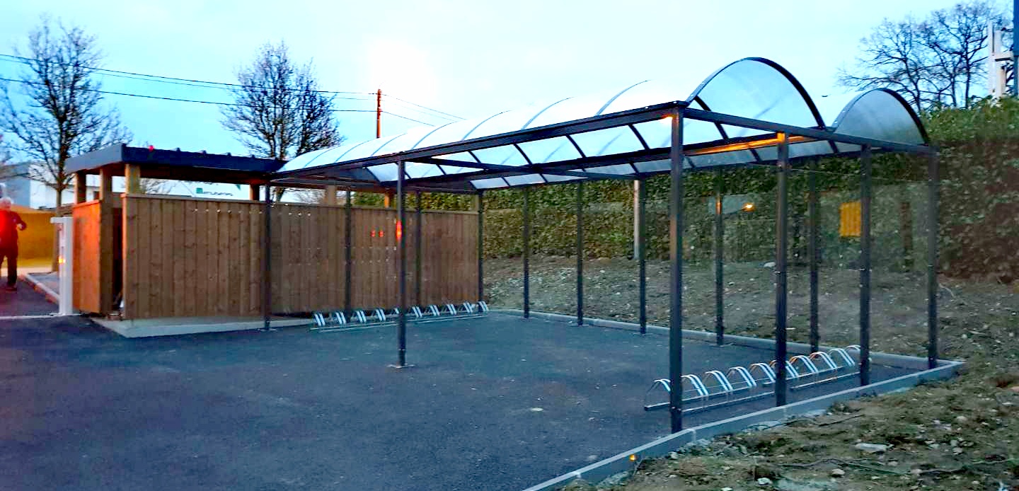 Cesson Sévigné fait le choix d'un abri vélo de la gamme Vision + XL.